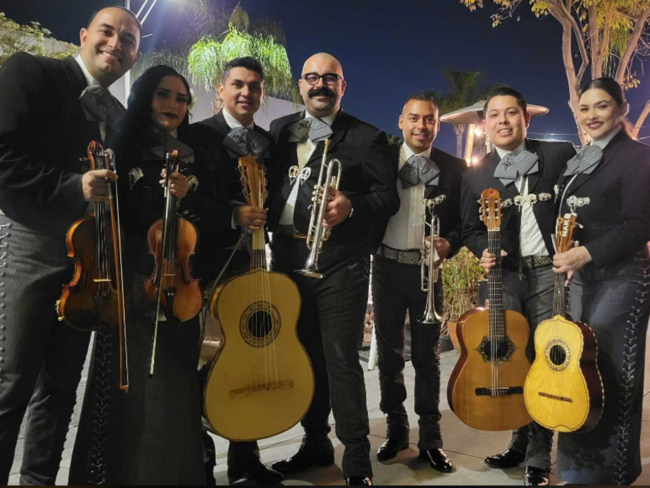 Mariachis en Los Angeles : Hire a 5 Star Mariachi - Ausente
